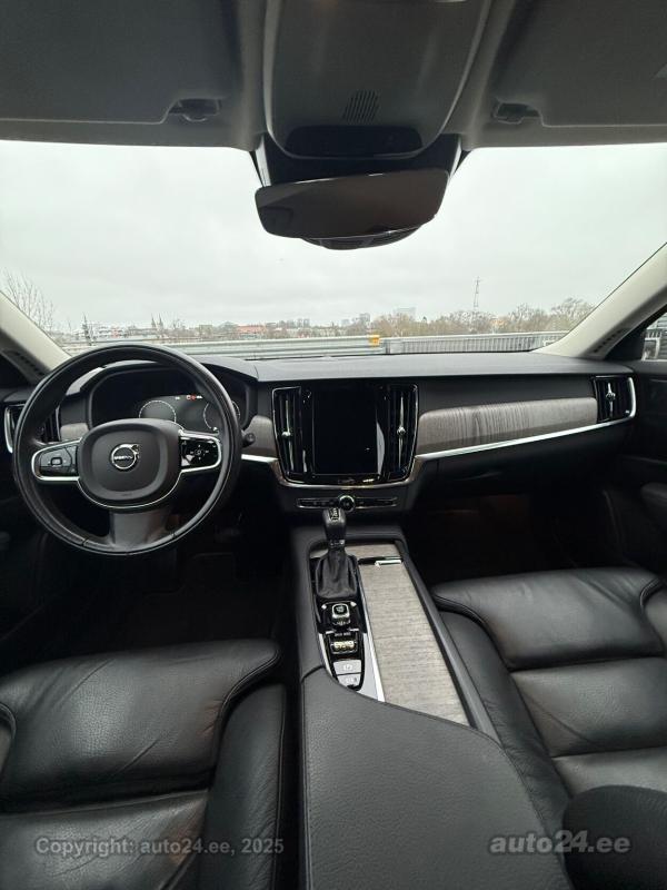 Blue Volvo V90 2020 in Tallinn, with an engine capacity of 2.00 L and mileage of 91 thousand km for 33700 €, photo 11 on AUTOMOTO.COM.LV