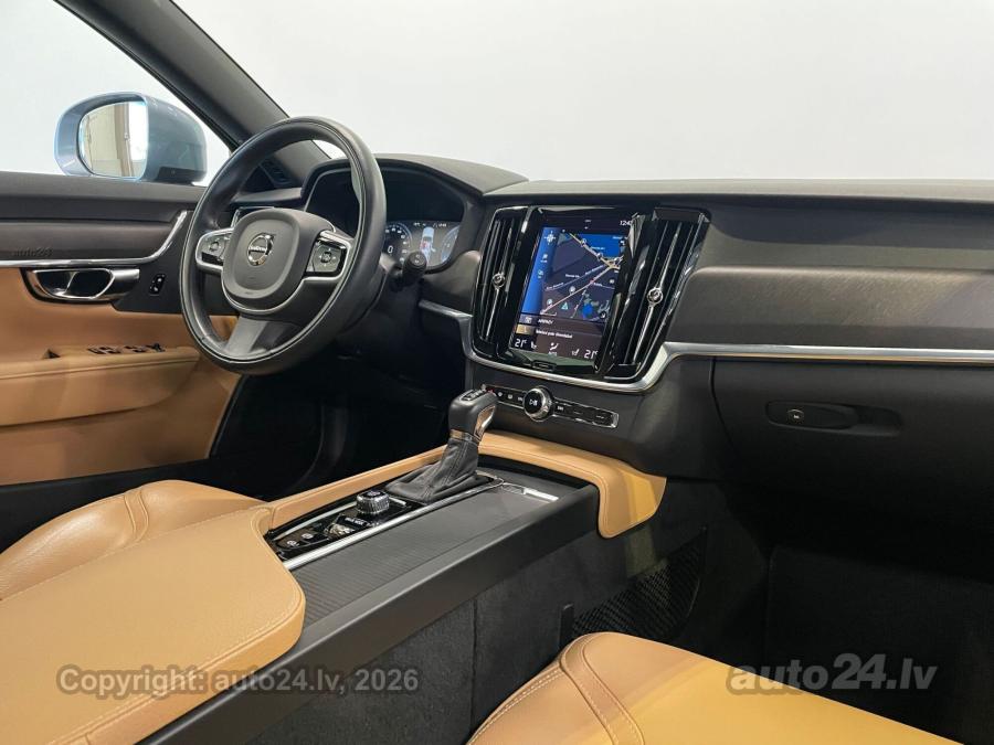 Blue Volvo V90 2020 in Tallinn, with an engine capacity of 2.00 L and mileage of 98 thousand km for 29990 €, photo 14 on AUTOMOTO.COM.LV