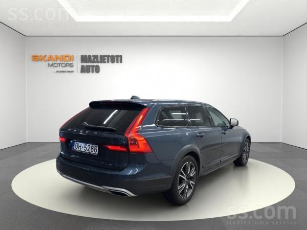 Blue Volvo V90 2020 in Riga, with an engine capacity of 2.00 L and mileage of 174 thousand km for 24290 €, photo 6 on AUTOMOTO.COM.LV