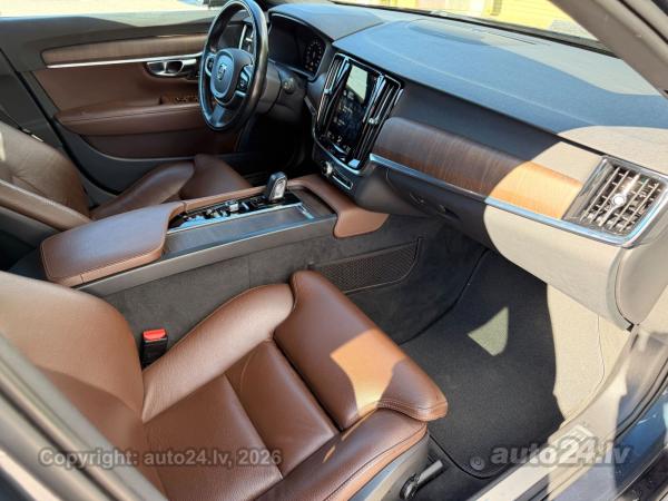 Blue Volvo V90 2020 in Tallinn, with an engine capacity of 2.00 L and mileage of 259 thousand km for 21900 €, photo 8 on AUTOMOTO.COM.LV