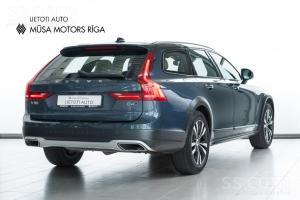 Blue Volvo V90 2020 in Riga, with an engine capacity of 2.00 L and mileage of 222 thousand km for 19900 €, photo 3 on AUTOMOTO.COM.LV