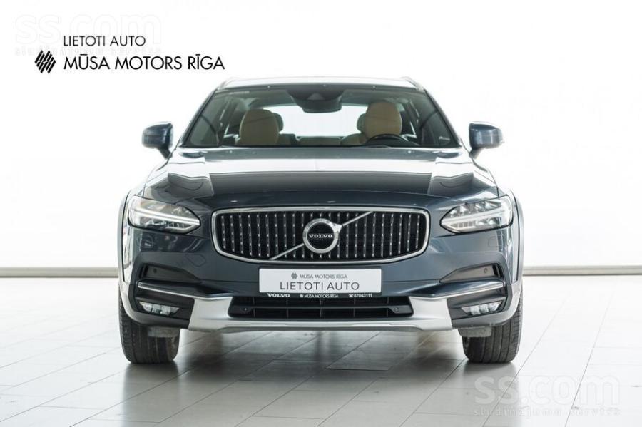 Blue Volvo V90 2020 in Riga, with an engine capacity of 2.00 L and mileage of 222 thousand km for 19900 €, photo 4 on AUTOMOTO.COM.LV
