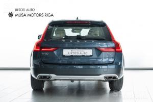 Blue Volvo V90 2020 in Riga, with an engine capacity of 2.00 L and mileage of 222 thousand km for 19900 €, photo 5 on AUTOMOTO.COM.LV