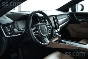Blue Volvo V90 2020 in Riga, with an engine capacity of 2.00 L and mileage of 222 thousand km for 19900 €, photo 6 on AUTOMOTO.COM.LV