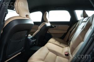 Blue Volvo V90 2020 in Riga, with an engine capacity of 2.00 L and mileage of 222 thousand km for 19900 €, photo 9 on AUTOMOTO.COM.LV