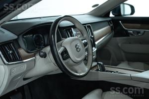 Zils Volvo V90 2020 Rīga, ar dzinēja tilpumu 2.00 L un nobraukumu 175 tūkst. km par 20900 €, foto 4 vietnē AUTOMOTO.COM.LV