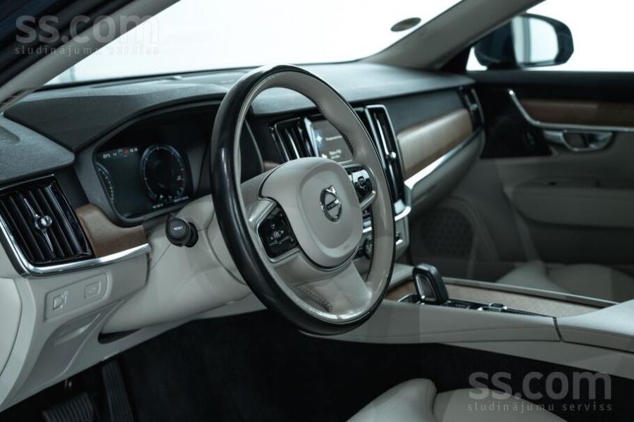 Zils Volvo V90 2020 Rīga, ar dzinēja tilpumu 2.00 L un nobraukumu 175 tūkst. km par 20900 €, foto 4 vietnē AUTOMOTO.COM.LV