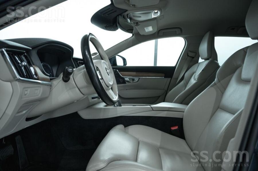Zils Volvo V90 2020 Rīga, ar dzinēja tilpumu 2.00 L un nobraukumu 175 tūkst. km par 20900 €, foto 6 vietnē AUTOMOTO.COM.LV