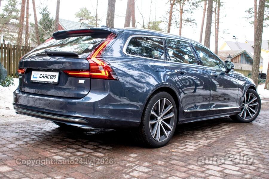 Blue Volvo V90 2021 in Tallinn, with an engine capacity of 2.00 L and mileage of 95 thousand km for 36990 €, photo 2 on AUTOMOTO.COM.LV