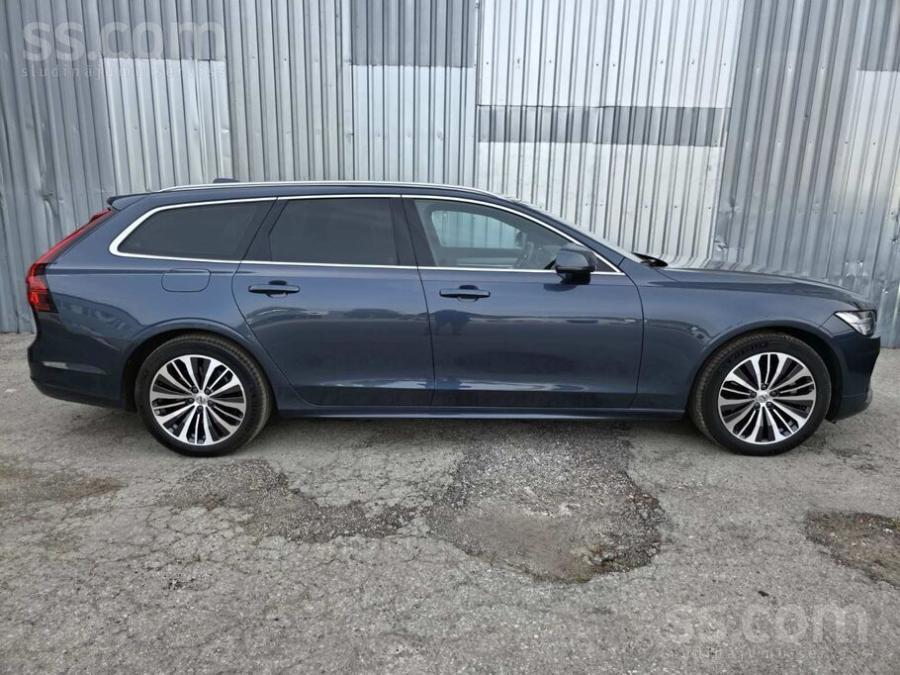 Blue Volvo V90 2021 in Tallinn, with an engine capacity of 2.00 L and mileage of 155 thousand km for 23850 €, photo 6 on AUTOMOTO.COM.LV