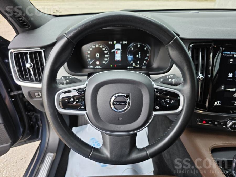 Blue Volvo V90 2021 in Tallinn, with an engine capacity of 2.00 L and mileage of 155 thousand km for 23850 €, photo 20 on AUTOMOTO.COM.LV