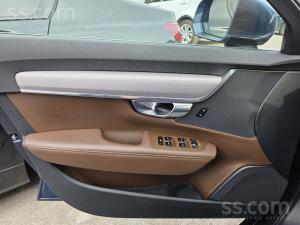 Blue Volvo V90 2021 in Tallinn, with an engine capacity of 2.00 L and mileage of 155 thousand km for 23850 €, photo 24 on AUTOMOTO.COM.LV