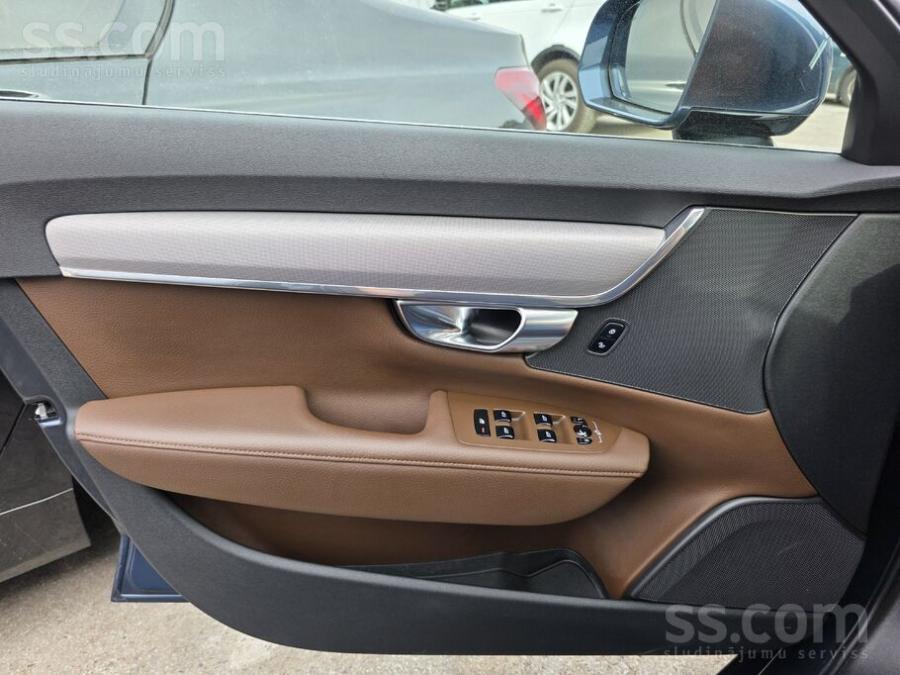 Blue Volvo V90 2021 in Tallinn, with an engine capacity of 2.00 L and mileage of 155 thousand km for 23850 €, photo 24 on AUTOMOTO.COM.LV