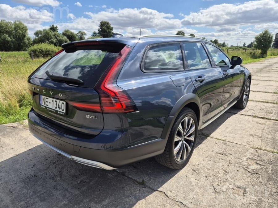 Blue Volvo V90 2021 in Jelgava, with an engine capacity of 2.00 L and mileage of 172 thousand km for 24900 €, photo 6 on AUTOMOTO.COM.LV