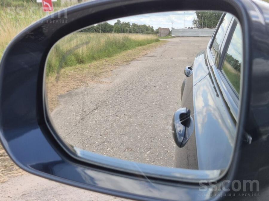 Blue Volvo V90 2021 in Jelgava, with an engine capacity of 2.00 L and mileage of 172 thousand km for 24900 €, photo 23 on AUTOMOTO.COM.LV