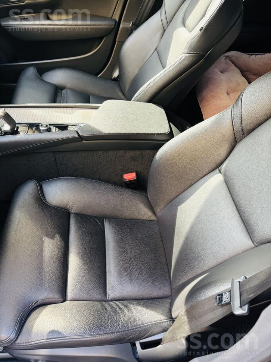 Zils Volvo V90 2021 Rīga, ar dzinēja tilpumu 2.00 L un nobraukumu 62 tūkst. km par 31900 €, foto 10 vietnē AUTOMOTO.COM.LV