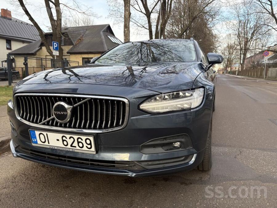 Blue Volvo V90 2021 in Riga, with an engine capacity of 2.00 L and mileage of 163 thousand km for 25500 €, photo 1 on AUTOMOTO.COM.LV