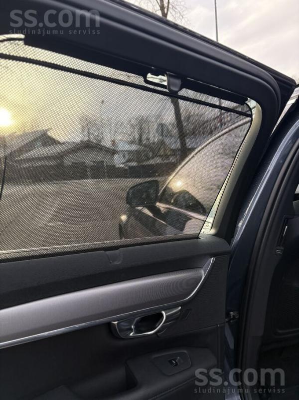 Blue Volvo V90 2021 in Riga, with an engine capacity of 2.00 L and mileage of 163 thousand km for 25500 €, photo 6 on AUTOMOTO.COM.LV