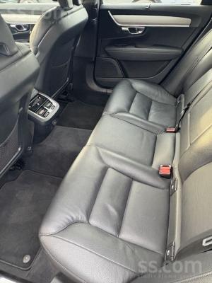 Blue Volvo V90 2021 in Riga, with an engine capacity of 2.00 L and mileage of 163 thousand km for 25500 €, photo 7 on AUTOMOTO.COM.LV