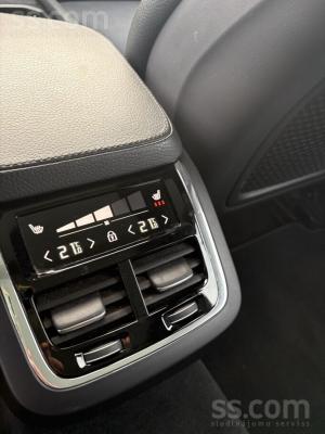 Blue Volvo V90 2021 in Riga, with an engine capacity of 2.00 L and mileage of 163 thousand km for 25500 €, photo 8 on AUTOMOTO.COM.LV