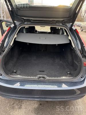 Blue Volvo V90 2021 in Riga, with an engine capacity of 2.00 L and mileage of 163 thousand km for 25500 €, photo 17 on AUTOMOTO.COM.LV