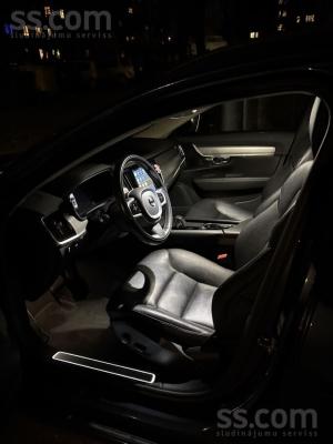 Blue Volvo V90 2021 in Riga, with an engine capacity of 2.00 L and mileage of 163 thousand km for 25500 €, photo 19 on AUTOMOTO.COM.LV