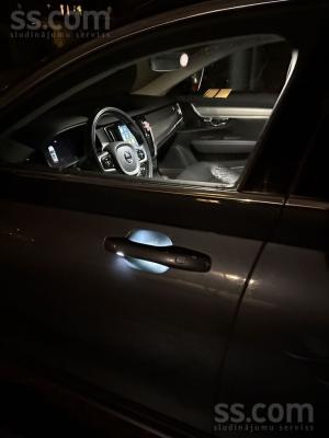Blue Volvo V90 2021 in Riga, with an engine capacity of 2.00 L and mileage of 163 thousand km for 25500 €, photo 20 on AUTOMOTO.COM.LV