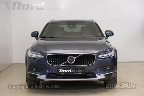 Blue Volvo V90 2022 in Tallinn, with an engine capacity of 2.00 L and mileage of 89 thousand km for 39900 €, photo 3 on AUTOMOTO.COM.LV