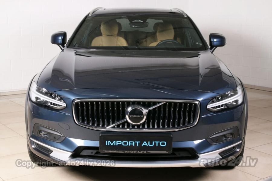 Zils Volvo V90 2022 Pērnava, ar dzinēja tilpumu 2.00 L un nobraukumu 29 tūkst. km par 49990 €, foto 3 vietnē AUTOMOTO.COM.LV