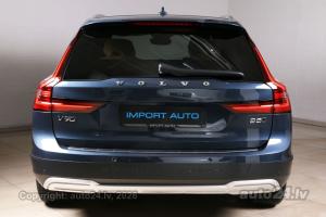 Zils Volvo V90 2022 Pērnava, ar dzinēja tilpumu 2.00 L un nobraukumu 29 tūkst. km par 49990 €, foto 5 vietnē AUTOMOTO.COM.LV