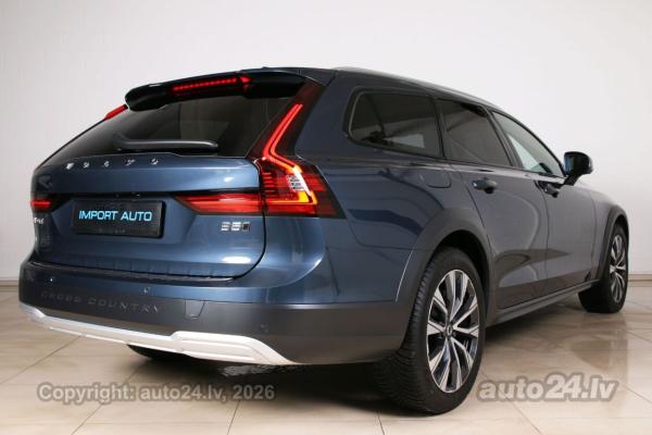 Zils Volvo V90 2022 Pērnava, ar dzinēja tilpumu 2.00 L un nobraukumu 29 tūkst. km par 49990 €, foto 5 vietnē AUTOMOTO.COM.LV