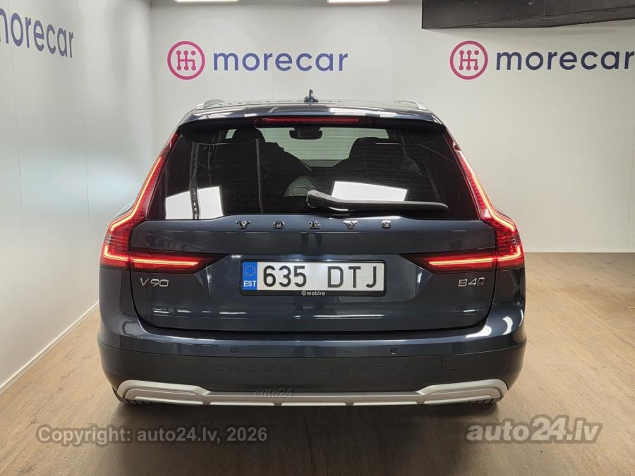 Blue Volvo V90 2022 in Tallinn, with an engine capacity of 2.00 L and mileage of 88 thousand km for 34900 €, photo 6 on AUTOMOTO.COM.LV