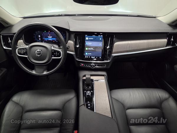 Blue Volvo V90 2022 in Tallinn, with an engine capacity of 2.00 L and mileage of 88 thousand km for 34900 €, photo 7 on AUTOMOTO.COM.LV