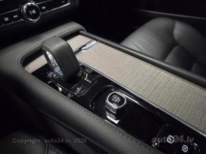 Blue Volvo V90 2022 in Tallinn, with an engine capacity of 2.00 L and mileage of 88 thousand km for 34900 €, photo 12 on AUTOMOTO.COM.LV