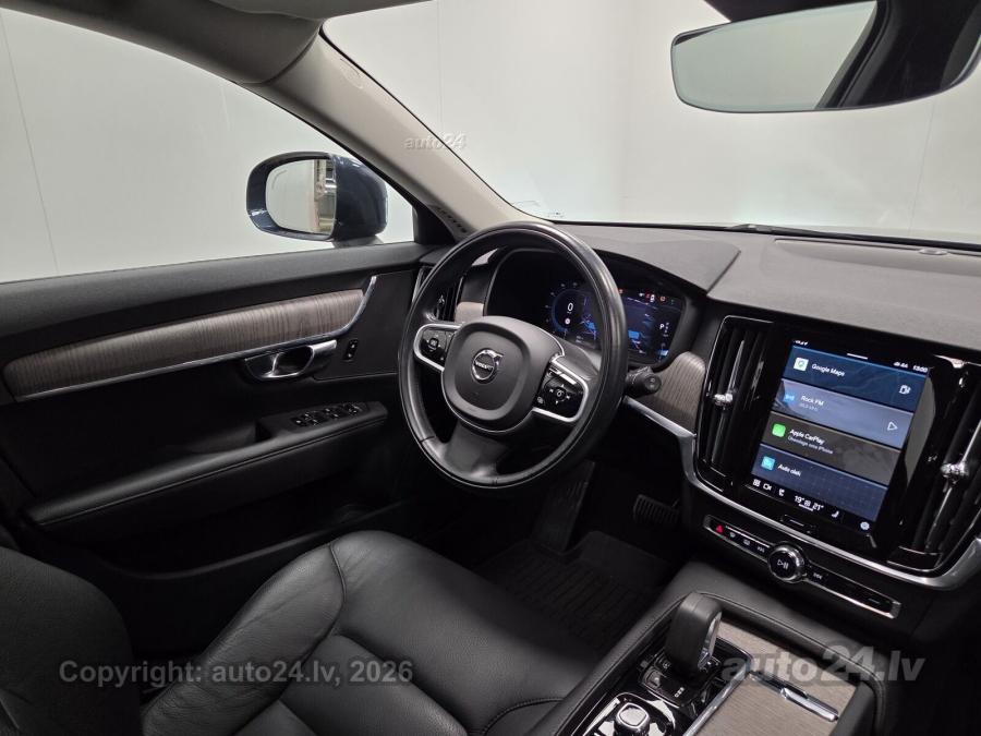 Blue Volvo V90 2022 in Tallinn, with an engine capacity of 2.00 L and mileage of 88 thousand km for 34900 €, photo 13 on AUTOMOTO.COM.LV