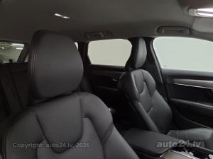 Blue Volvo V90 2022 in Tallinn, with an engine capacity of 2.00 L and mileage of 88 thousand km for 34900 €, photo 18 on AUTOMOTO.COM.LV