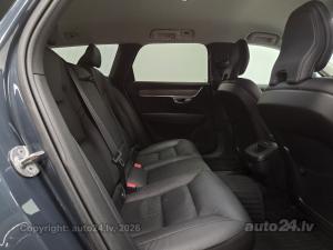 Blue Volvo V90 2022 in Tallinn, with an engine capacity of 2.00 L and mileage of 88 thousand km for 34900 €, photo 19 on AUTOMOTO.COM.LV