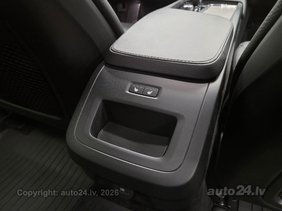 Blue Volvo V90 2022 in Tallinn, with an engine capacity of 2.00 L and mileage of 88 thousand km for 34900 €, photo 20 on AUTOMOTO.COM.LV