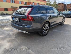 Zils Volvo V90 2023 Tallina, ar dzinēja tilpumu 2.00 L un nobraukumu 42 tūkst. km par 51990 €, foto 5 vietnē AUTOMOTO.COM.LV