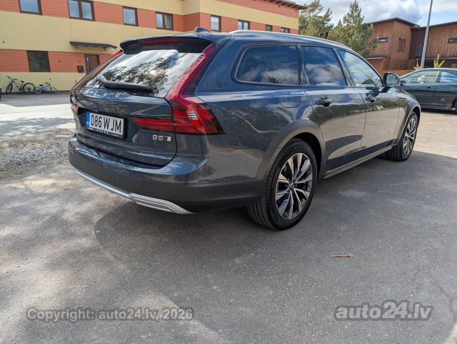 Zils Volvo V90 2023 Tallina, ar dzinēja tilpumu 2.00 L un nobraukumu 42 tūkst. km par 51990 €, foto 5 vietnē AUTOMOTO.COM.LV