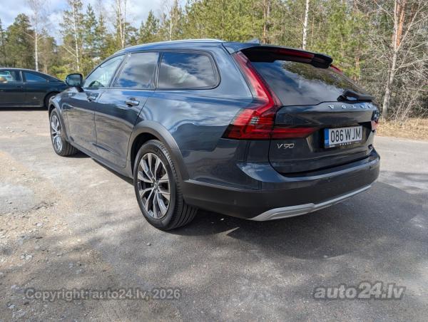 Zils Volvo V90 2023 Tallina, ar dzinēja tilpumu 2.00 L un nobraukumu 42 tūkst. km par 51990 €, foto 5 vietnē AUTOMOTO.COM.LV