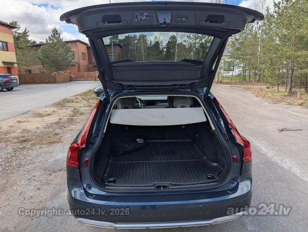 Zils Volvo V90 2023 Tallina, ar dzinēja tilpumu 2.00 L un nobraukumu 42 tūkst. km par 51990 €, foto 7 vietnē AUTOMOTO.COM.LV