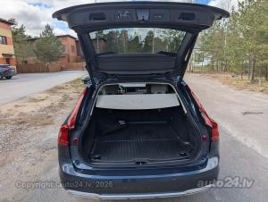 Zils Volvo V90 2023 Tallina, ar dzinēja tilpumu 2.00 L un nobraukumu 42 tūkst. km par 51990 €, foto 8 vietnē AUTOMOTO.COM.LV