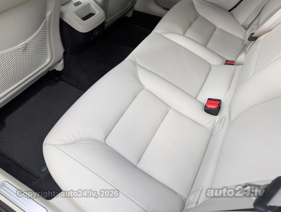 Zils Volvo V90 2023 Tallina, ar dzinēja tilpumu 2.00 L un nobraukumu 42 tūkst. km par 51990 €, foto 12 vietnē AUTOMOTO.COM.LV