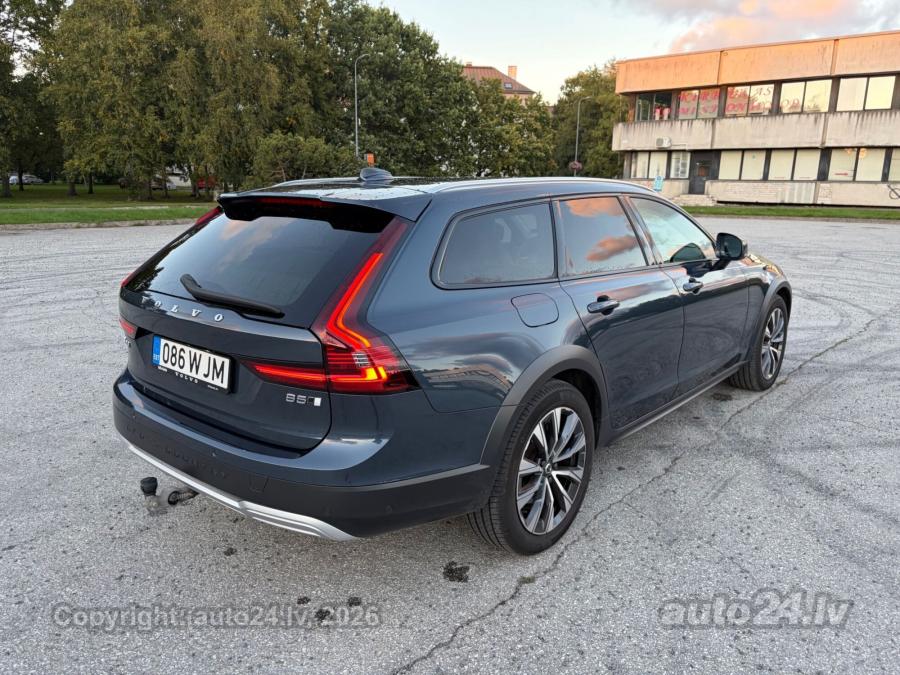 Zils Volvo V90 2023 Tallina, ar dzinēja tilpumu 2.00 L un nobraukumu 43 tūkst. km par 42900 €, foto 5 vietnē AUTOMOTO.COM.LV