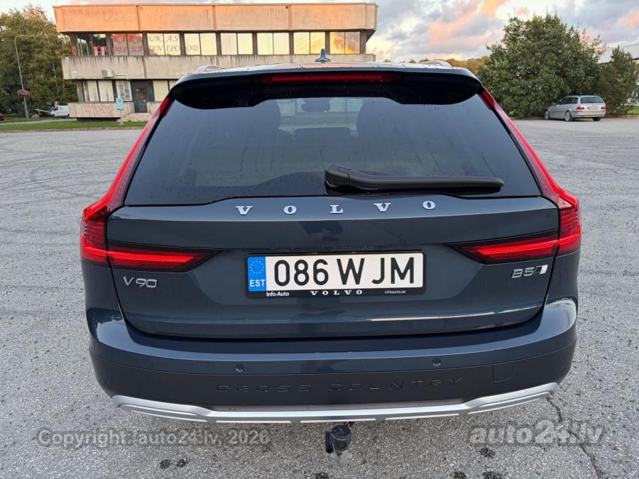 Zils Volvo V90 2023 Tallina, ar dzinēja tilpumu 2.00 L un nobraukumu 43 tūkst. km par 42900 €, foto 9 vietnē AUTOMOTO.COM.LV