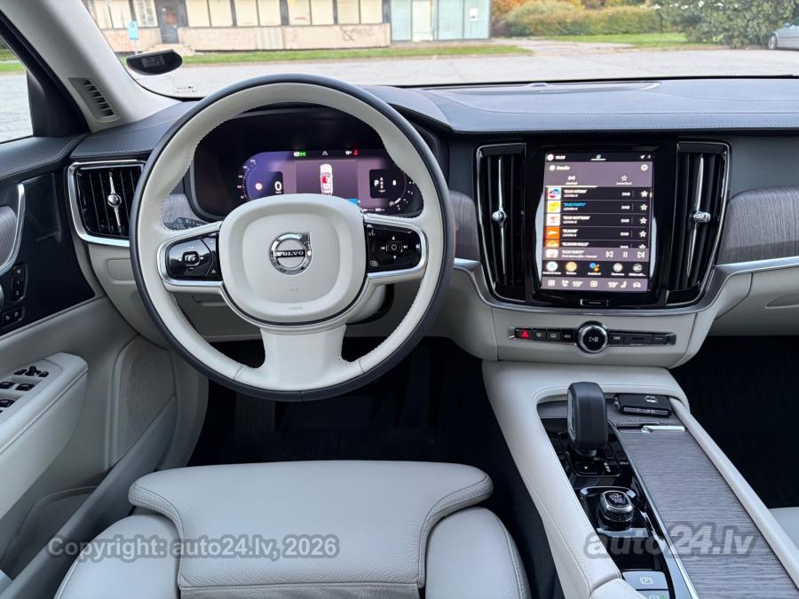 Blue Volvo V90 2023 in Tallinn, with an engine capacity of 2.00 L and mileage of 43 thousand km for 42900 €, photo 13 on AUTOMOTO.COM.LV