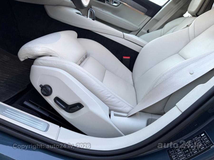 Blue Volvo V90 2023 in Tallinn, with an engine capacity of 2.00 L and mileage of 43 thousand km for 42900 €, photo 15 on AUTOMOTO.COM.LV