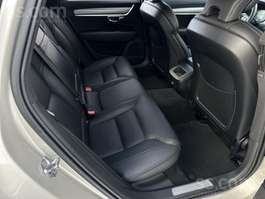 Brūns Volvo V90 2019 Rīga, ar dzinēja tilpumu 2.00 L un nobraukumu 203 tūkst. km par 22100 €, foto 29 vietnē AUTOMOTO.COM.LV