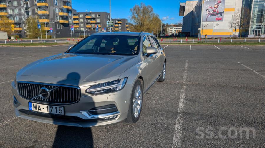 Brown Volvo V90 2017 in Riga, with an engine capacity of 2.00 L and mileage of 190 thousand km for 16200 €, photo 3 on AUTOMOTO.COM.LV